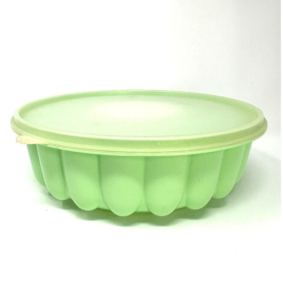Tupperware | Kitchen | Vintage Tupperware 9 Lime Green Jello Salad Mold ...